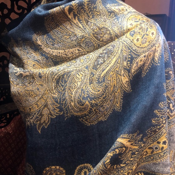 Nemesis jewelry nyc | Accessories | Vintage Metallic Gold Paisley ...